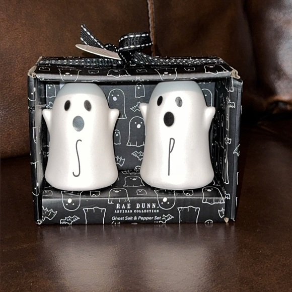 Rae Dunn | Kitchen | Nwt Rae Dunn 2pc White Ceramic Ghost Salt Pepper ...